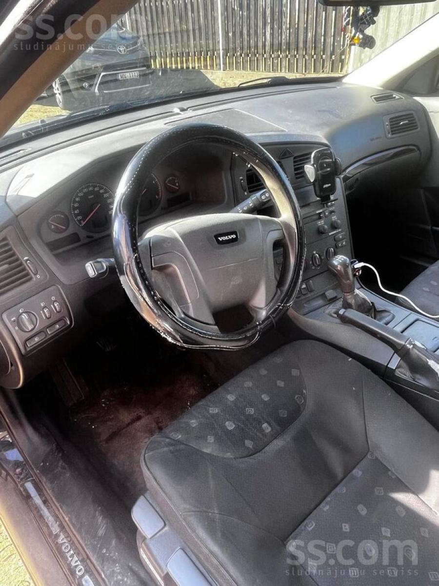 Blue Volvo V70 2000 in Riga, with an engine capacity of 2.50 L and mileage of 501 thousand km for 890 €, photo 7 on AUTOMOTO.COM.LV