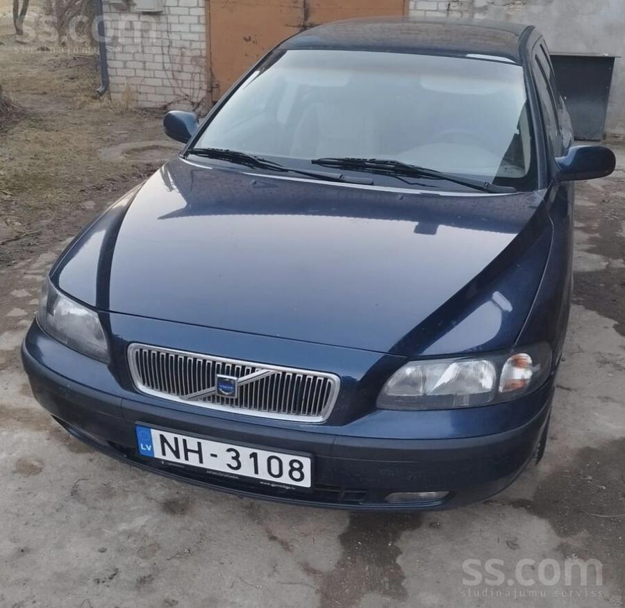 Синий Вольво В70 2000 в Резекне, объемом двигателя 2.50 л и пробегом 372 тыс. км за 1280 €, фото 1 на AUTOMOTO.COM.LV