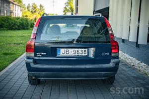 Zils Volvo V70 2000 Rīga, ar dzinēja tilpumu 2.50 L un nobraukumu 321 tūkst. km par 990 €, foto 6 vietnē AUTOMOTO.COM.LV