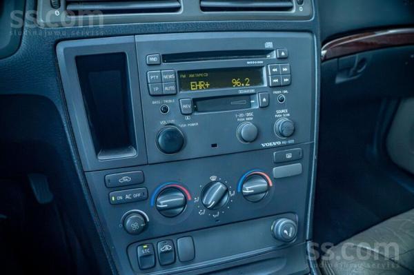 Zils Volvo V70 2000 Rīga, ar dzinēja tilpumu 2.50 L un nobraukumu 321 tūkst. km par 990 €, foto 7 vietnē AUTOMOTO.COM.LV