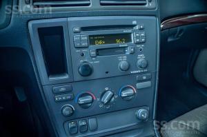 Zils Volvo V70 2000 Rīga, ar dzinēja tilpumu 2.50 L un nobraukumu 321 tūkst. km par 990 €, foto 8 vietnē AUTOMOTO.COM.LV