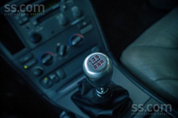 Zils Volvo V70 2000 Rīga, ar dzinēja tilpumu 2.50 L un nobraukumu 321 tūkst. km par 990 €, foto 8 vietnē AUTOMOTO.COM.LV