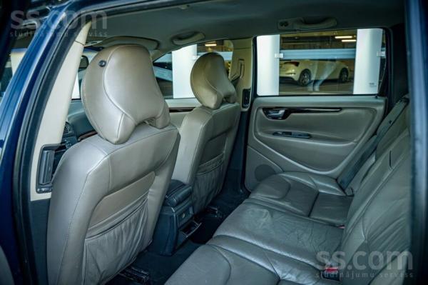 Zils Volvo V70 2000 Rīga, ar dzinēja tilpumu 2.50 L un nobraukumu 321 tūkst. km par 990 €, foto 10 vietnē AUTOMOTO.COM.LV