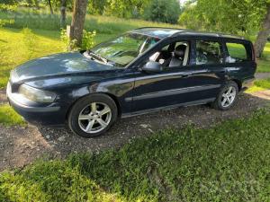 Zils Volvo V70 2000 Preiļi, ar dzinēja tilpumu 2.50 L un nobraukumu 424 tūkst. km par 900 €, foto  vietnē AUTOMOTO.COM.LV