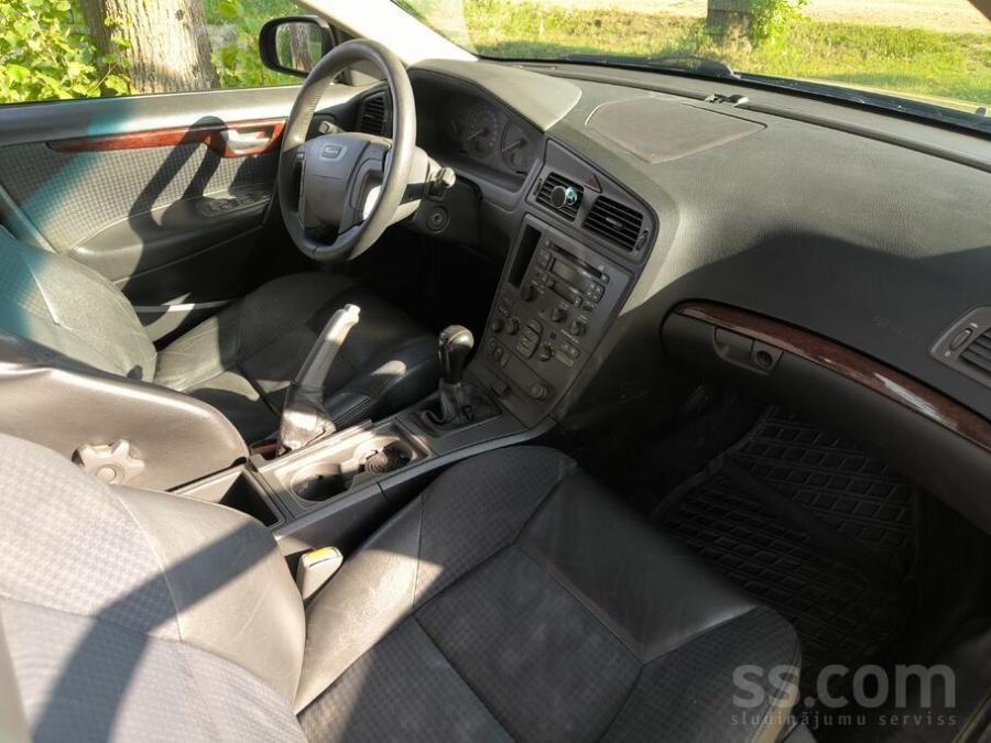 Zils Volvo V70 2000 Preiļi, ar dzinēja tilpumu 2.50 L un nobraukumu 424 tūkst. km par 900 €, foto 8 vietnē AUTOMOTO.COM.LV