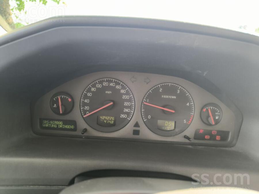 Zils Volvo V70 2000 Preiļi, ar dzinēja tilpumu 2.50 L un nobraukumu 424 tūkst. km par 900 €, foto 10 vietnē AUTOMOTO.COM.LV