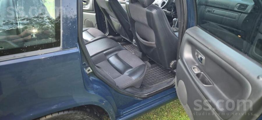 Zils Volvo V70 2000 Balvi, ar dzinēja tilpumu 2.40 L un nobraukumu 308 tūkst. km par 1300 €, foto 9 vietnē AUTOMOTO.COM.LV
