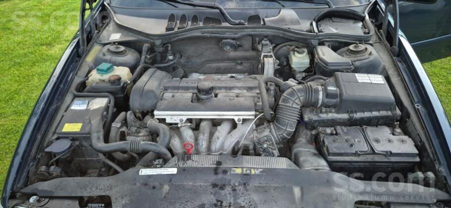 Zils Volvo V70 2000 Balvi, ar dzinēja tilpumu 2.40 L un nobraukumu 308 tūkst. km par 1300 €, foto 12 vietnē AUTOMOTO.COM.LV