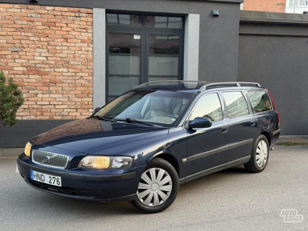 Blue Volvo V70 2000 in Kaunas, with an engine capacity of 2.40 L and mileage of 230 thousand km for 1150 €, photo 1 on AUTOMOTO.COM.LV