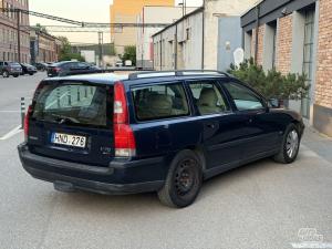Blue Volvo V70 2000 in Kaunas, with an engine capacity of 2.40 L and mileage of 230 thousand km for 1150 €, photo 4 on AUTOMOTO.COM.LV