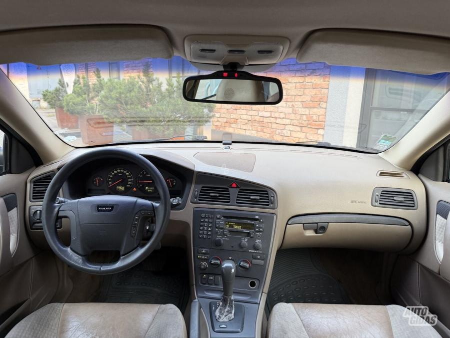 Blue Volvo V70 2000 in Kaunas, with an engine capacity of 2.40 L and mileage of 230 thousand km for 1150 €, photo 6 on AUTOMOTO.COM.LV