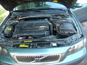 Blue Volvo V70 2000 in Mazeikiai, with an engine capacity of 2.40 L and mileage of 315 thousand km for 1200 €, photo  on AUTOMOTO.COM.LV