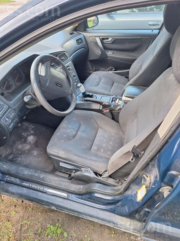 Zils Volvo V70 2000 Cēsis, ar dzinēja tilpumu 2.50 L un nobraukumu 0 tūkst. km par 430 €, foto 5 vietnē AUTOMOTO.COM.LV