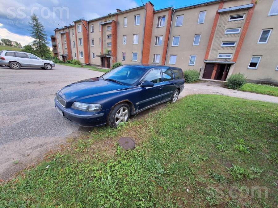 Zils Volvo V70 2000 Cēsis, ar dzinēja tilpumu 2.50 L un nobraukumu 0 tūkst. km par 430 €, foto 3 vietnē AUTOMOTO.COM.LV