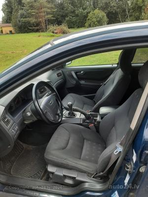 Blue Volvo V70 2000 in Tallinn, with an engine capacity of 2.50 L and mileage of 451 thousand km for 1790 €, photo 6 on AUTOMOTO.COM.LV