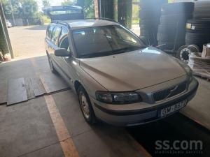 Zils Volvo V70 2000 Jelgava, ar dzinēja tilpumu 2.50 L un nobraukumu 596 tūkst. km par 1050 €, foto  vietnē AUTOMOTO.COM.LV
