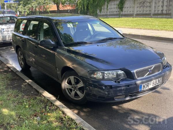 Blue Volvo V70 2000 in Riga, with an engine capacity of 2.40 L and mileage of 574 thousand km for 500 €, photo 4 on AUTOMOTO.COM.LV