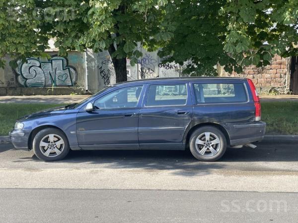 Blue Volvo V70 2000 in Riga, with an engine capacity of 2.40 L and mileage of 574 thousand km for 500 €, photo 5 on AUTOMOTO.COM.LV
