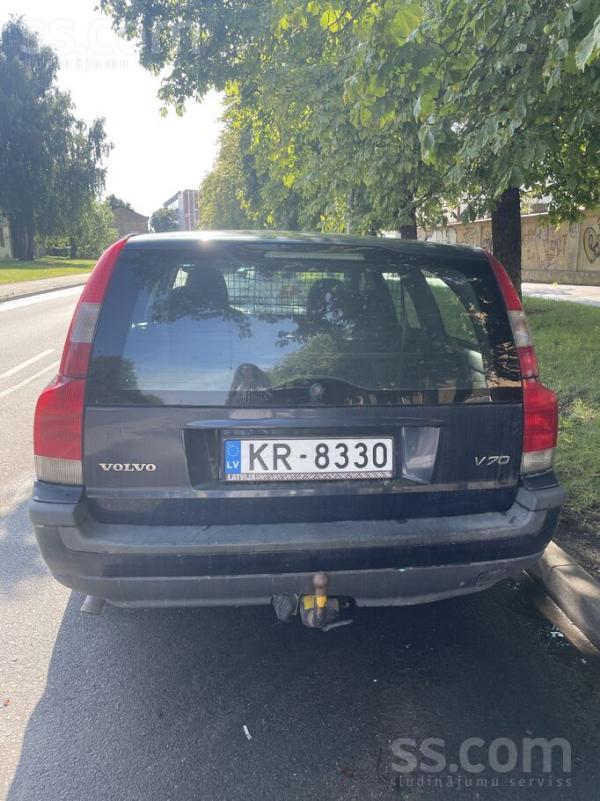 Blue Volvo V70 2000 in Riga, with an engine capacity of 2.40 L and mileage of 574 thousand km for 500 €, photo 6 on AUTOMOTO.COM.LV