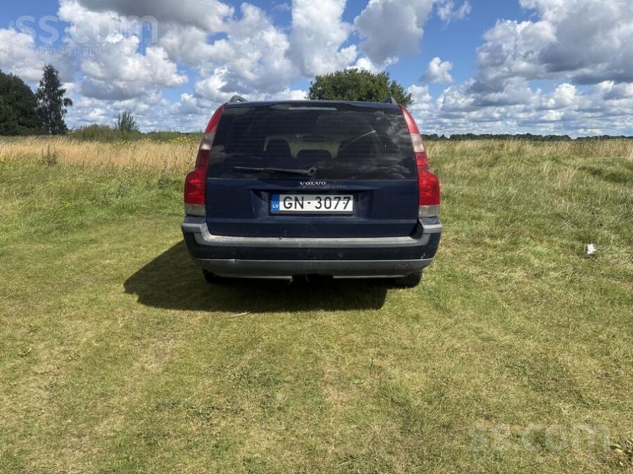 Zils Volvo V70 2000 Rīga, ar dzinēja tilpumu 2.50 L un nobraukumu 590 tūkst. km par 950 €, foto 5 vietnē AUTOMOTO.COM.LV
