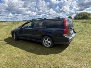 Zils Volvo V70 2000 Rīga, ar dzinēja tilpumu 2.50 L un nobraukumu 590 tūkst. km par 950 €, foto 6 vietnē AUTOMOTO.COM.LV