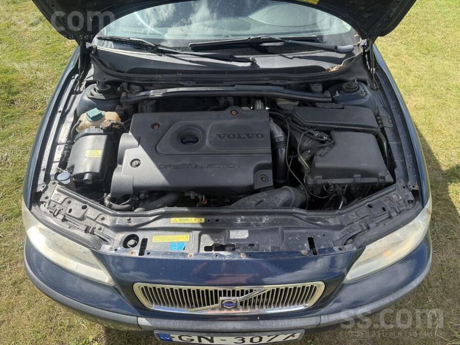 Zils Volvo V70 2000 Rīga, ar dzinēja tilpumu 2.50 L un nobraukumu 590 tūkst. km par 950 €, foto 7 vietnē AUTOMOTO.COM.LV
