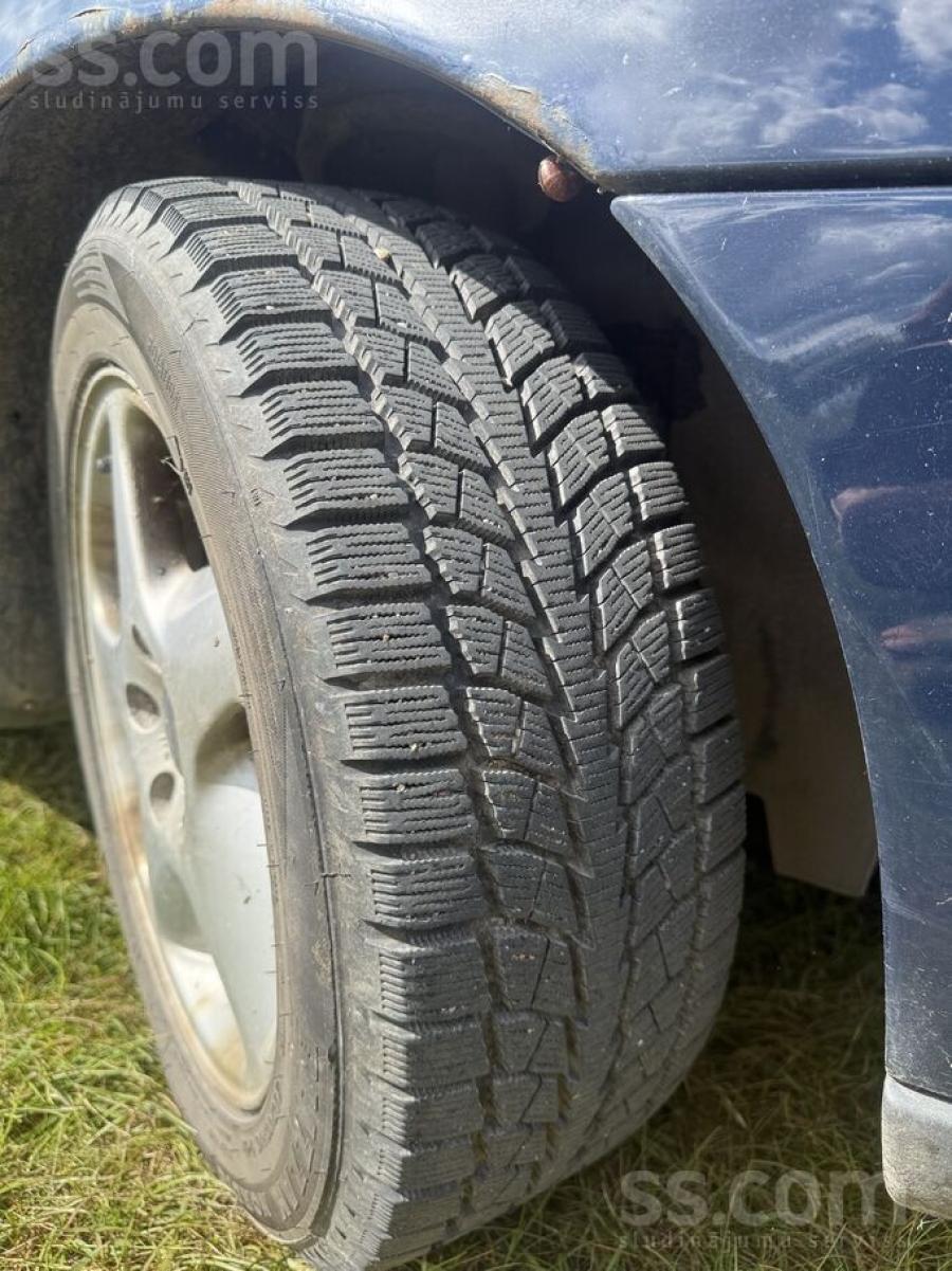 Zils Volvo V70 2000 Rīga, ar dzinēja tilpumu 2.50 L un nobraukumu 590 tūkst. km par 950 €, foto 11 vietnē AUTOMOTO.COM.LV