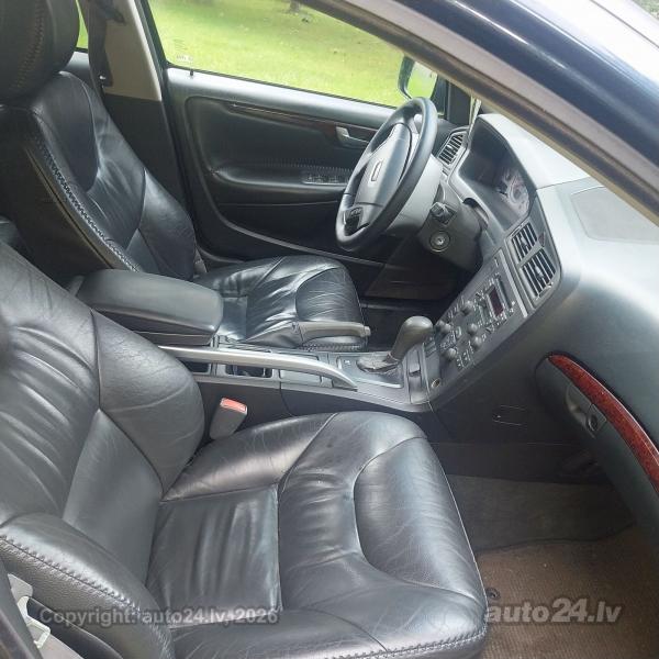 Zils Volvo V70 2000 Tallina, ar dzinēja tilpumu 2.40 L un nobraukumu 338 tūkst. km par 1450 €, foto 6 vietnē AUTOMOTO.COM.LV