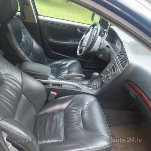 Zils Volvo V70 2000 Tallina, ar dzinēja tilpumu 2.40 L un nobraukumu 338 tūkst. km par 1450 €, foto 6 vietnē AUTOMOTO.COM.LV