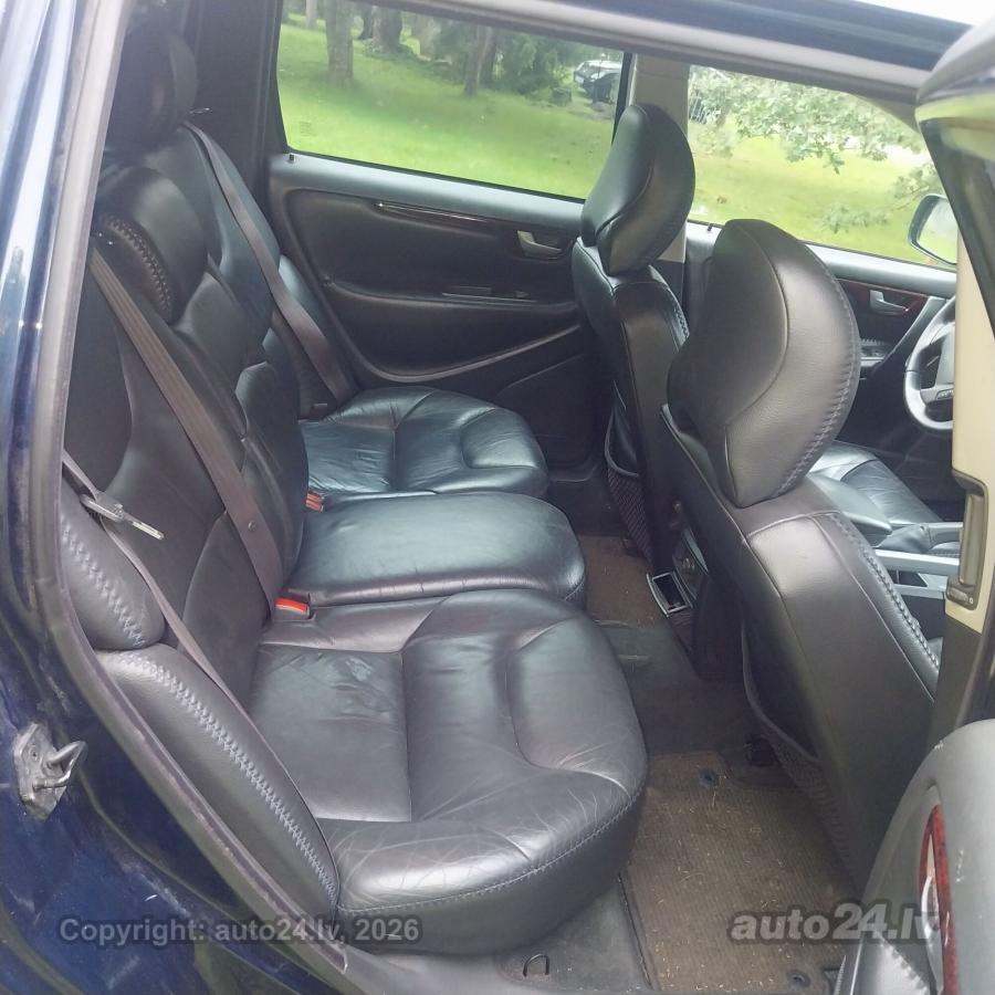 Zils Volvo V70 2000 Tallina, ar dzinēja tilpumu 2.40 L un nobraukumu 338 tūkst. km par 1450 €, foto 9 vietnē AUTOMOTO.COM.LV