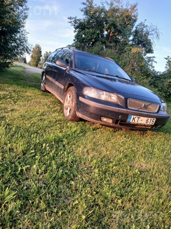 Синий Вольво В70 2000 в Прейли, объемом двигателя 2.50 л и пробегом 427 тыс. км за 700 €, фото 1 на AUTOMOTO.COM.LV