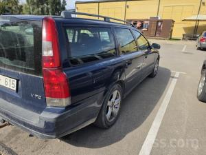 Zils Volvo V70 2000 Daugavpils, ar dzinēja tilpumu 2.50 L un nobraukumu 416 tūkst. km par 950 €, foto 3 vietnē AUTOMOTO.COM.LV