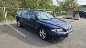 Zils Volvo V70 2000 Daugavpils, ar dzinēja tilpumu 2.50 L un nobraukumu 427 tūkst. km par 1300 €, foto 4 vietnē AUTOMOTO.COM.LV