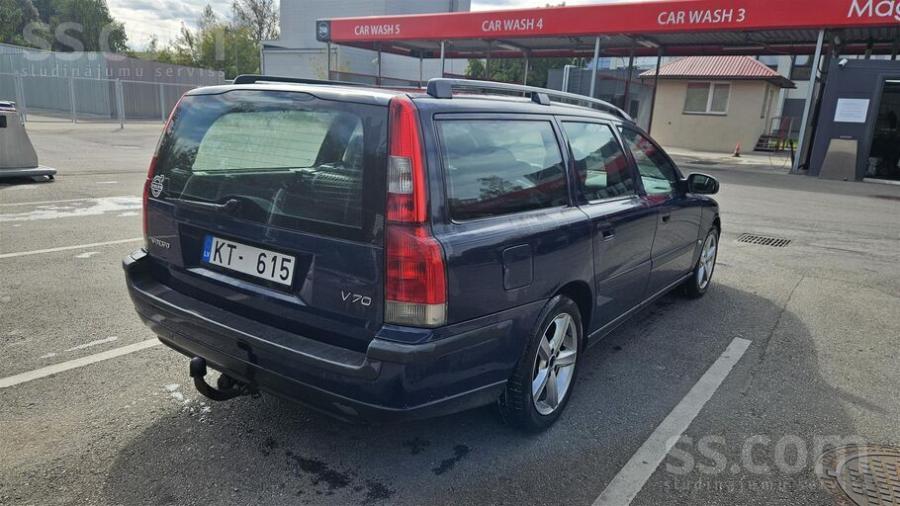 Zils Volvo V70 2000 Daugavpils, ar dzinēja tilpumu 2.50 L un nobraukumu 427 tūkst. km par 1300 €, foto 6 vietnē AUTOMOTO.COM.LV