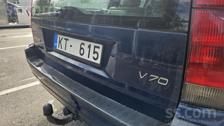 Zils Volvo V70 2000 Daugavpils, ar dzinēja tilpumu 2.50 L un nobraukumu 427 tūkst. km par 1300 €, foto 12 vietnē AUTOMOTO.COM.LV