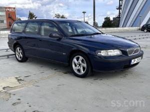Zils Volvo V70 2000 Rīga, ar dzinēja tilpumu 2.50 L un nobraukumu 472 tūkst. km par 1350 €, foto 3 vietnē AUTOMOTO.COM.LV
