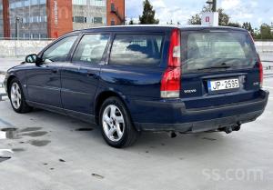 Zils Volvo V70 2000 Rīga, ar dzinēja tilpumu 2.50 L un nobraukumu 472 tūkst. km par 1350 €, foto 5 vietnē AUTOMOTO.COM.LV