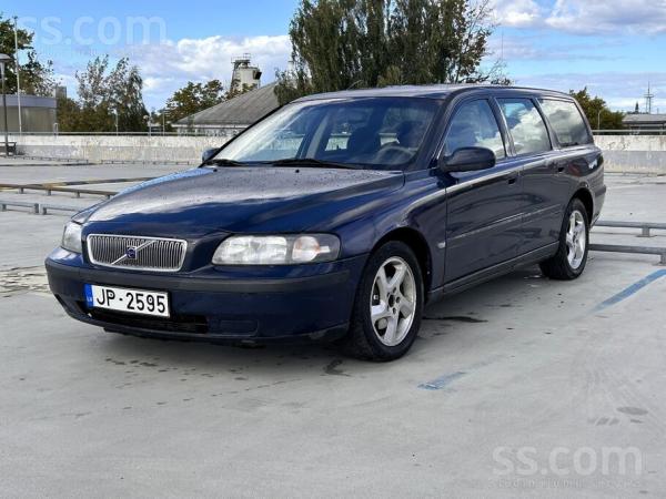 Синий Вольво В70 2000 в Рига, объемом двигателя 2.50 л и пробегом 472 тыс. км за 1350 €, фото 1 на AUTOMOTO.COM.LV