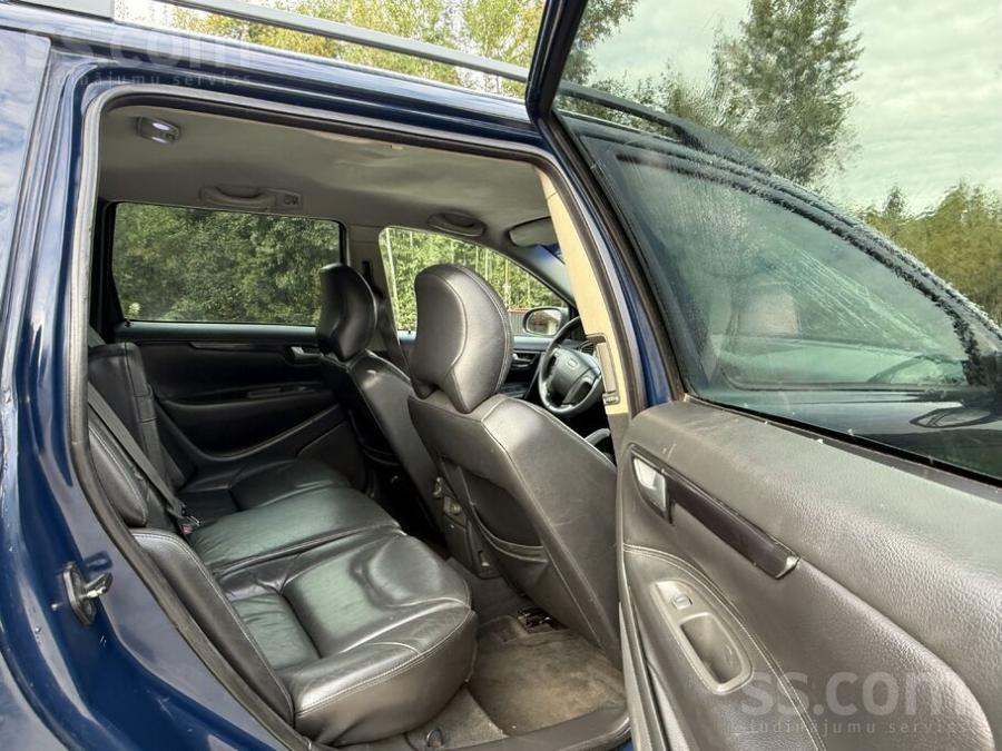 Zils Volvo V70 2000 Cēsis, ar dzinēja tilpumu 2.50 L un nobraukumu 0 tūkst. km par 1400 €, foto 7 vietnē AUTOMOTO.COM.LV