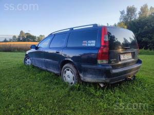 Blue Volvo V70 2001 in Gulbene, with an engine capacity of 2.50 L and mileage of 378 thousand km for 500 €, photo 2 on AUTOMOTO.COM.LV