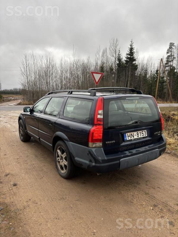 Blue Volvo V70 2001 in Balvi, with an engine capacity of 2.40 L and mileage of 200 thousand km for 2000 €, photo 4 on AUTOMOTO.COM.LV