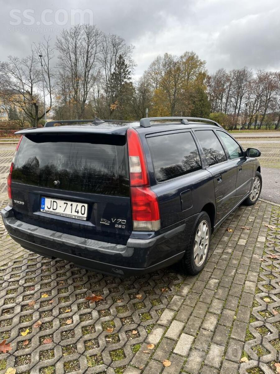 Zils Volvo V70 2001 Ventspils, ar dzinēja tilpumu 2.50 L un nobraukumu 503 tūkst. km par 890 €, foto 3 vietnē AUTOMOTO.COM.LV
