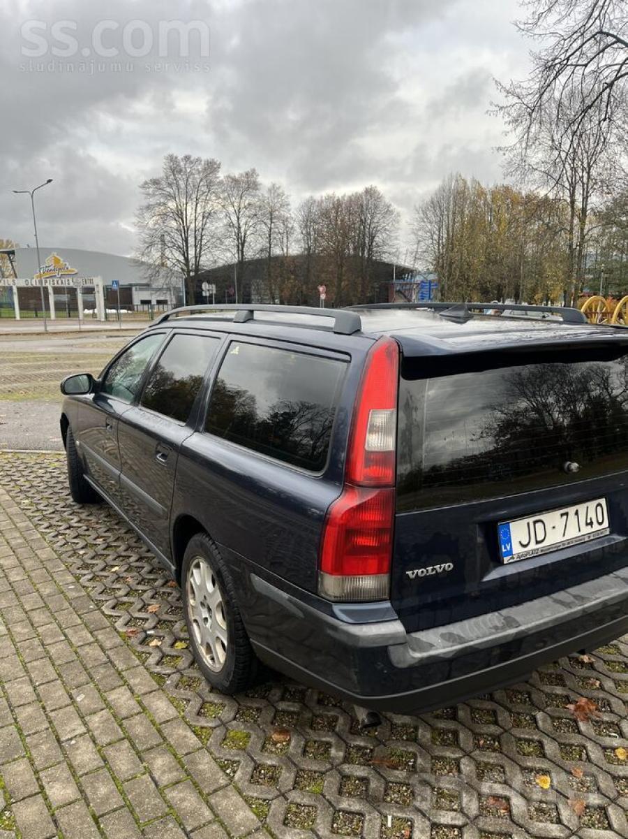 Zils Volvo V70 2001 Ventspils, ar dzinēja tilpumu 2.50 L un nobraukumu 503 tūkst. km par 890 €, foto 4 vietnē AUTOMOTO.COM.LV