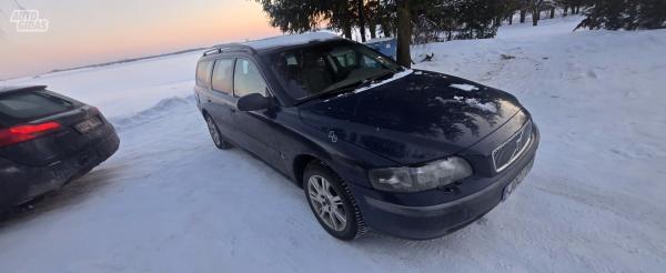 Blue Volvo V70 2001 in Kaunas, with an engine capacity of 2.40 L and mileage of 500 thousand km for 650 €, photo 2 on AUTOMOTO.COM.LV