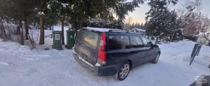 Zils Volvo V70 2001 Kauņa, ar dzinēja tilpumu 2.40 L un nobraukumu 500 tūkst. km par 650 €, foto 3 vietnē AUTOMOTO.COM.LV