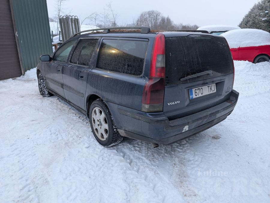 Zils Volvo V70 2001 Tallina, ar dzinēja tilpumu 0.00 L un nobraukumu 415 tūkst. km par 599 €, foto 2 vietnē AUTOMOTO.COM.LV