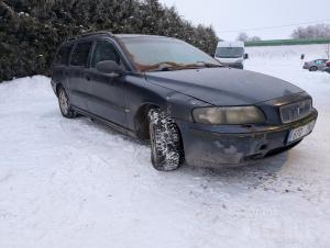 Zils Volvo V70 2001 Tallina, ar dzinēja tilpumu 0.00 L un nobraukumu 415 tūkst. km par 599 €, foto 4 vietnē AUTOMOTO.COM.LV