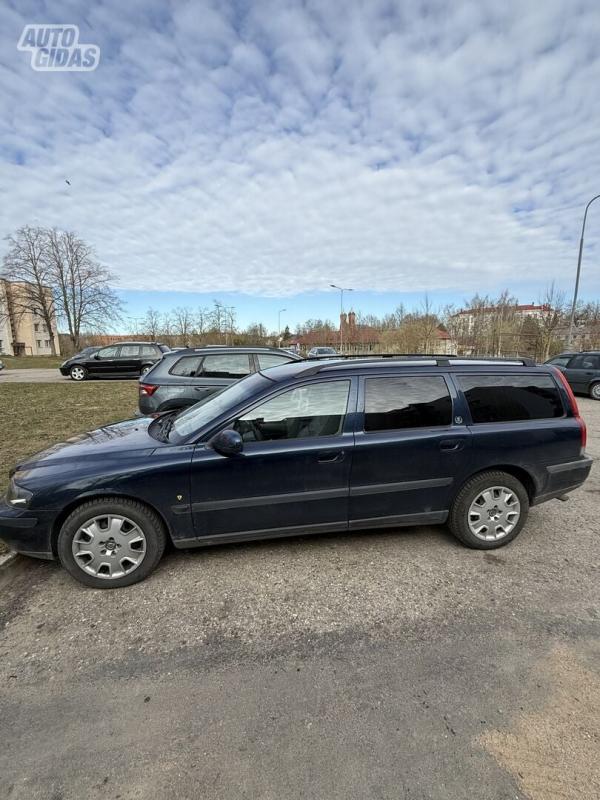 Blue Volvo V70 2001 in Kupiskis, with an engine capacity of 2.40 L and mileage of 576 thousand km for 1400 €, photo 3 on AUTOMOTO.COM.LV