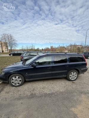 Blue Volvo V70 2001 in Kupiskis, with an engine capacity of 2.40 L and mileage of 576 thousand km for 1400 €, photo 4 on AUTOMOTO.COM.LV