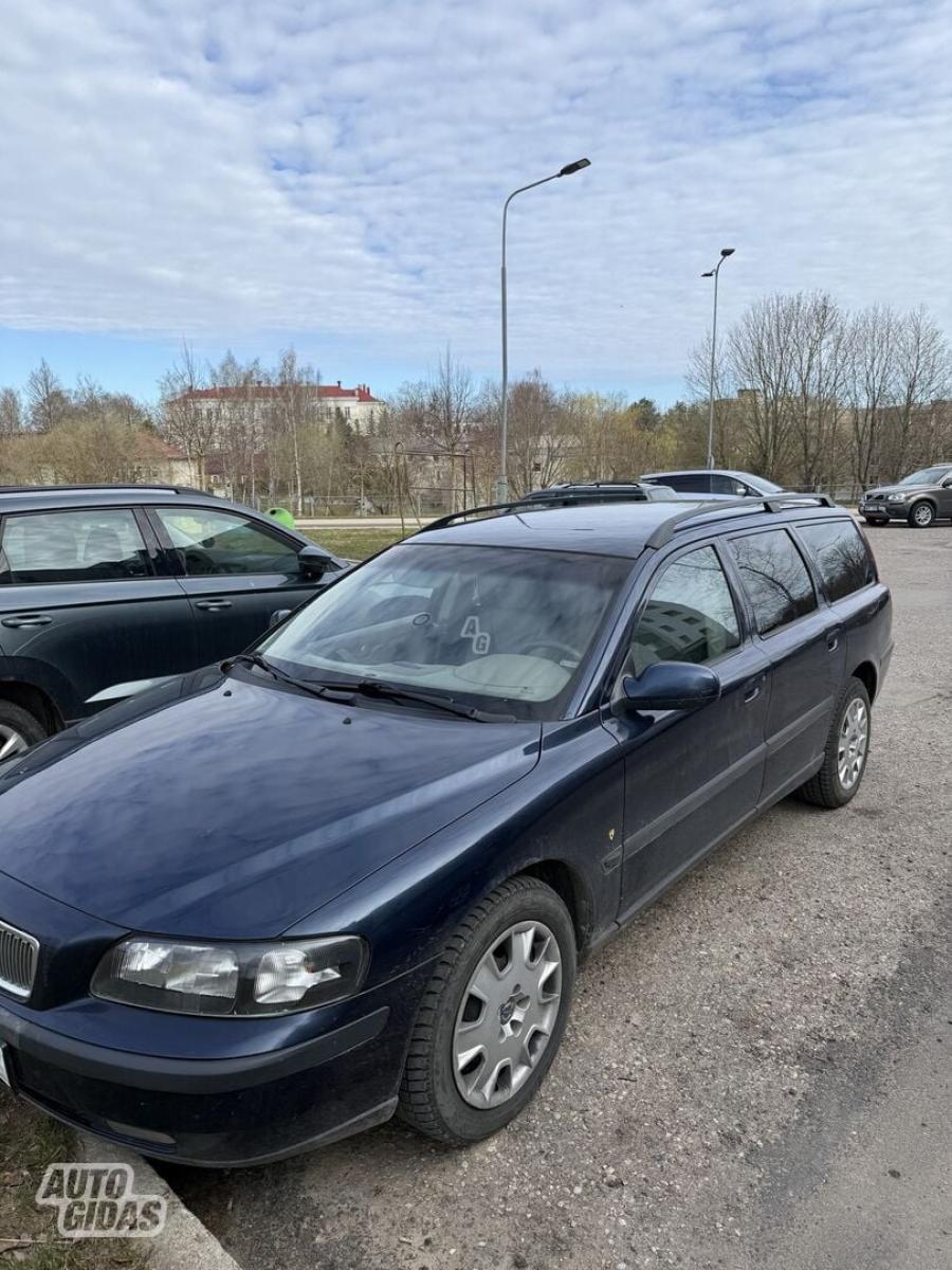 Blue Volvo V70 2001 in Kupiskis, with an engine capacity of 2.40 L and mileage of 576 thousand km for 1400 €, photo 5 on AUTOMOTO.COM.LV